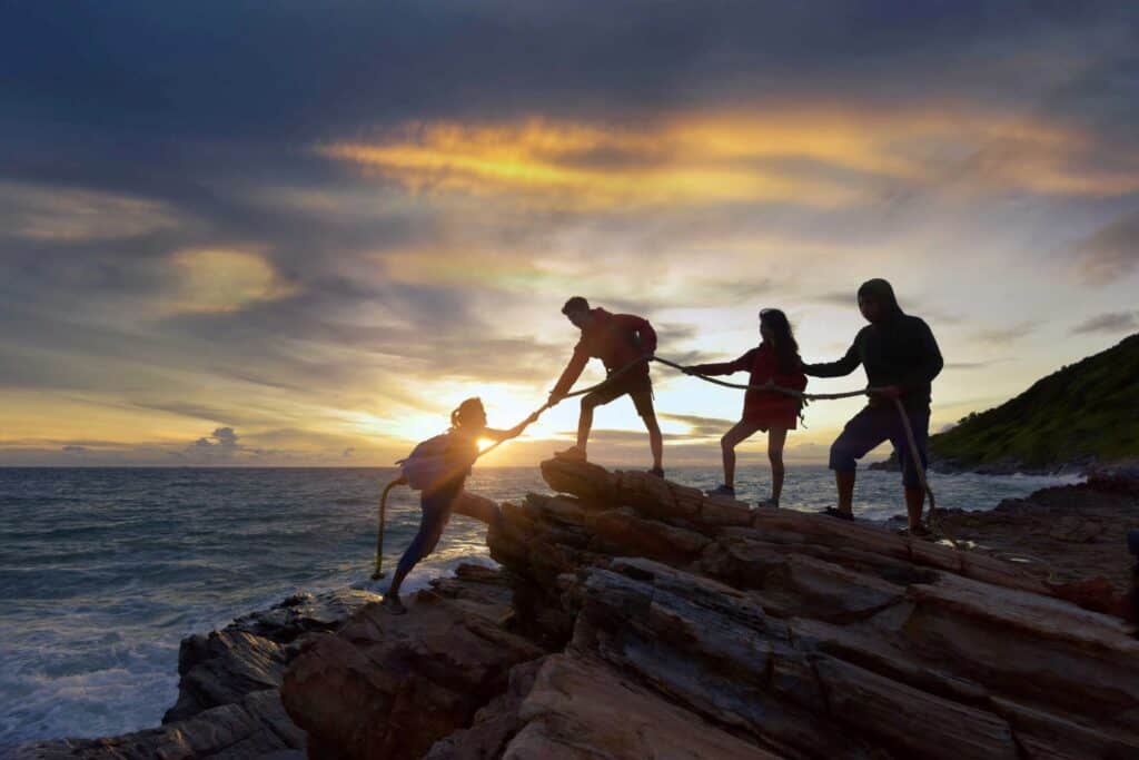 Great Outdoor Team Building Activities to Try - SNM